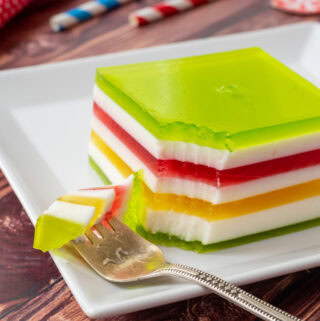 Layered Christmas Jello - The Cookin Chicks