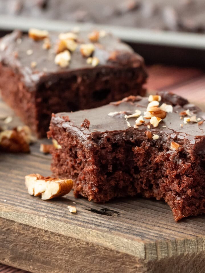 Cakes - The Cookin Chicks