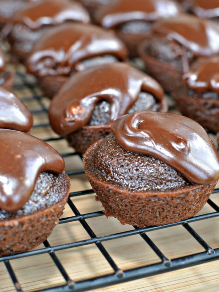 Cakes Archives - The Cookin Chicks