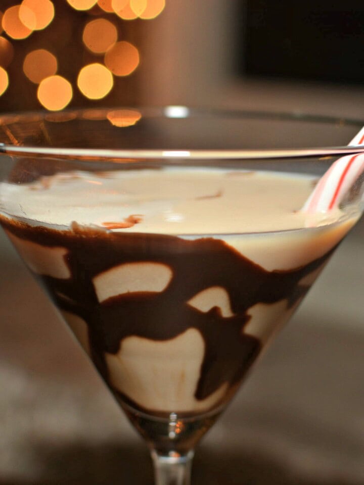 Baileys Raspberry Cocktails - The Cookin Chicks