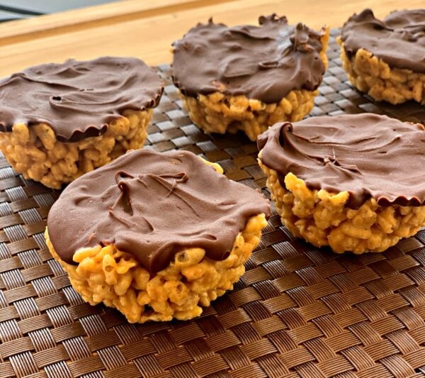 Chocolate Peanut Butter Rice Krispy Cups - The Cookin Chicks