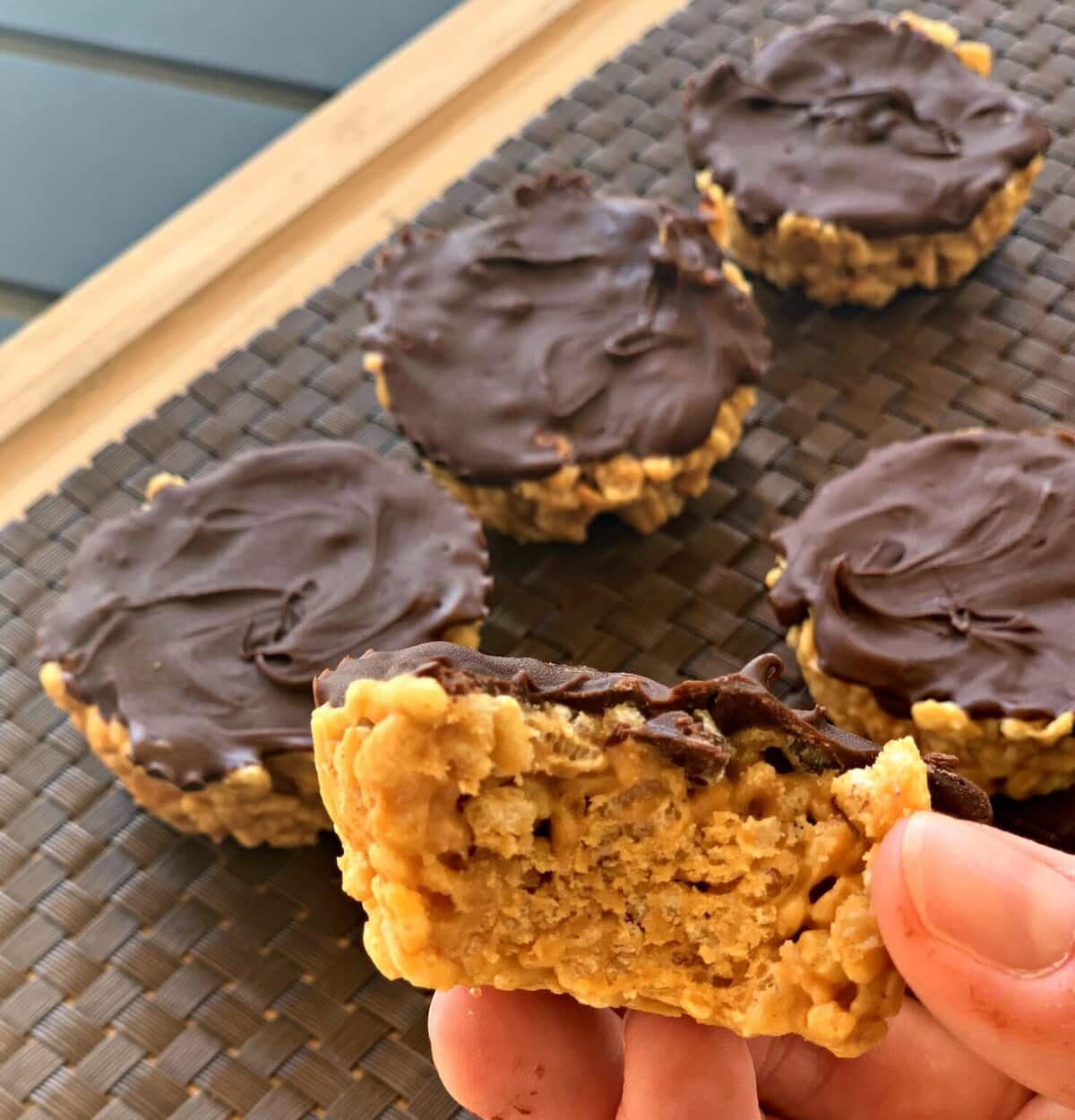 Chocolate Peanut Butter Rice Krispy Cups - The Cookin Chicks