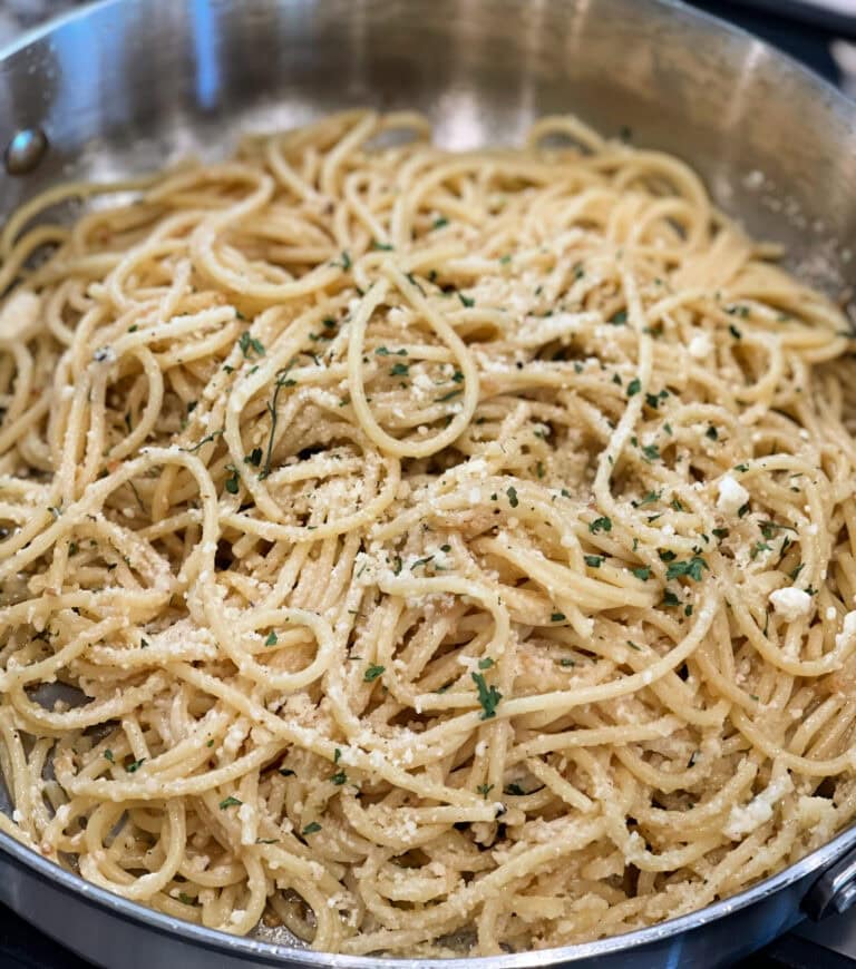 Garlic Parmesan Spaghetti - The Cookin Chicks