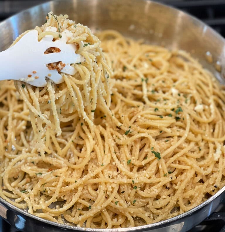Garlic Parmesan Spaghetti - The Cookin Chicks