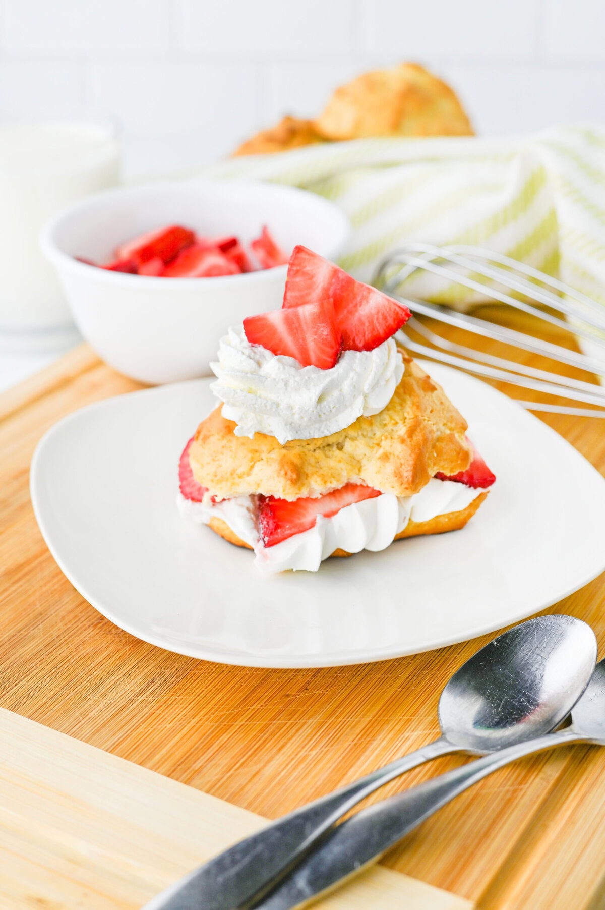 Bisquick Strawberry Shortcake - The Cookin Chicks