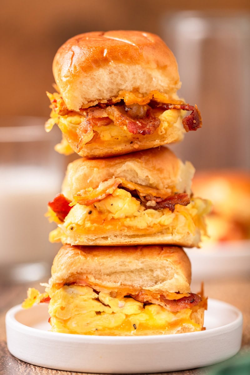 Easy Breakfast Sliders - The Cookin Chicks