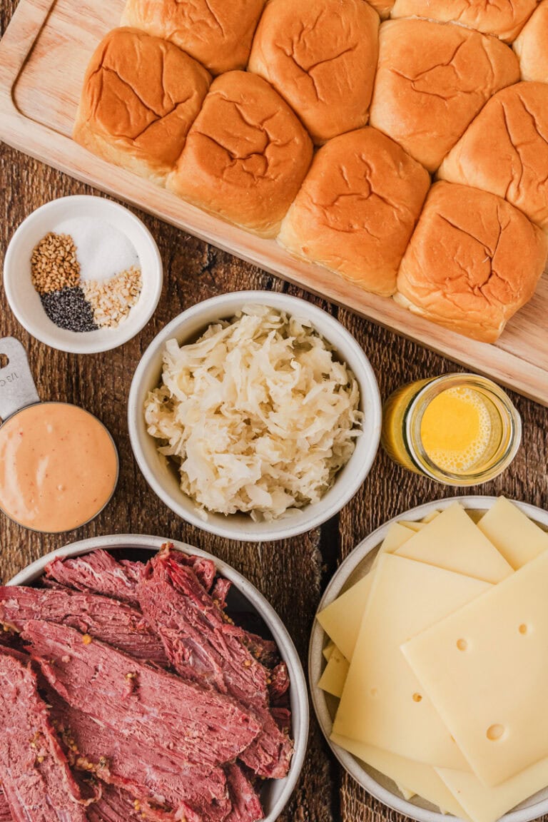 Easy Baked Reuben Sliders - The Cookin Chicks