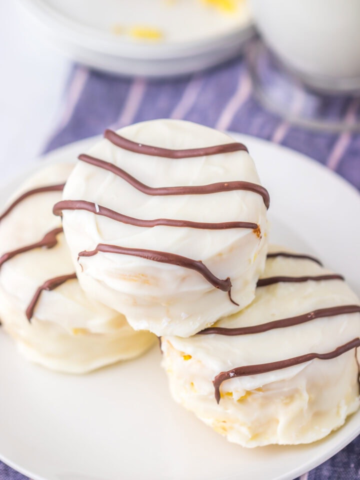 Cakes - The Cookin Chicks