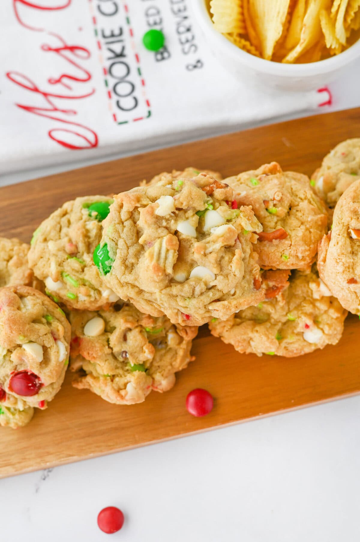 Christmas Kitchen Sink Cookies - The Cookin Chicks