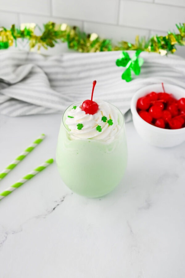 Shamrock Shake Recipe - The Cookin Chicks