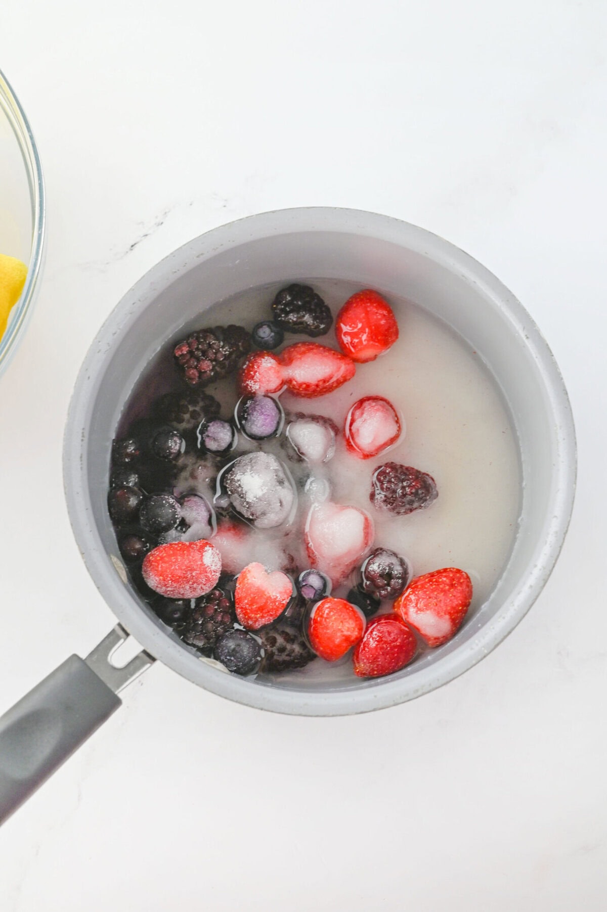 Berry Lemonade - The Cookin Chicks