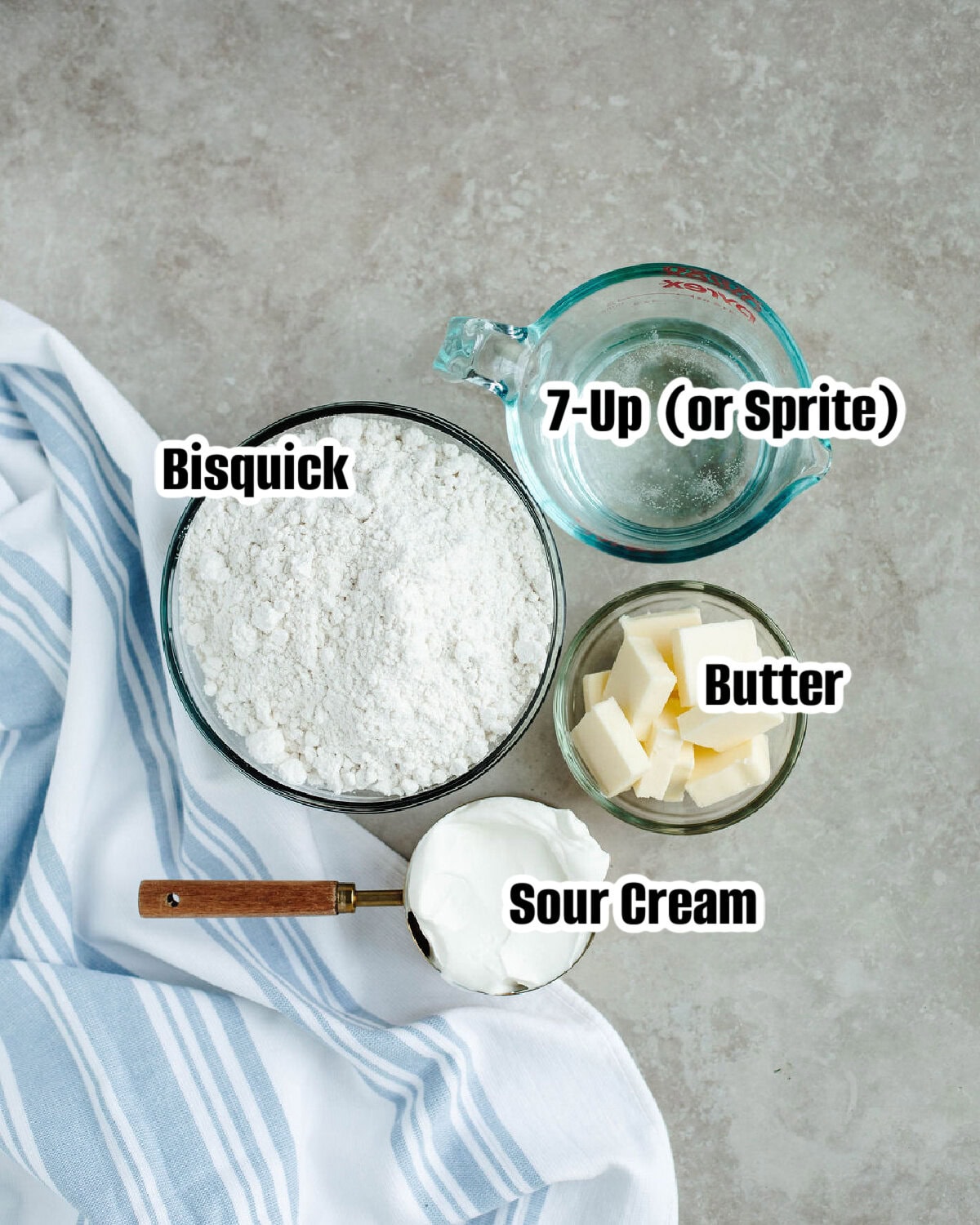 Easy 7 Up Biscuits - The Cookin Chicks